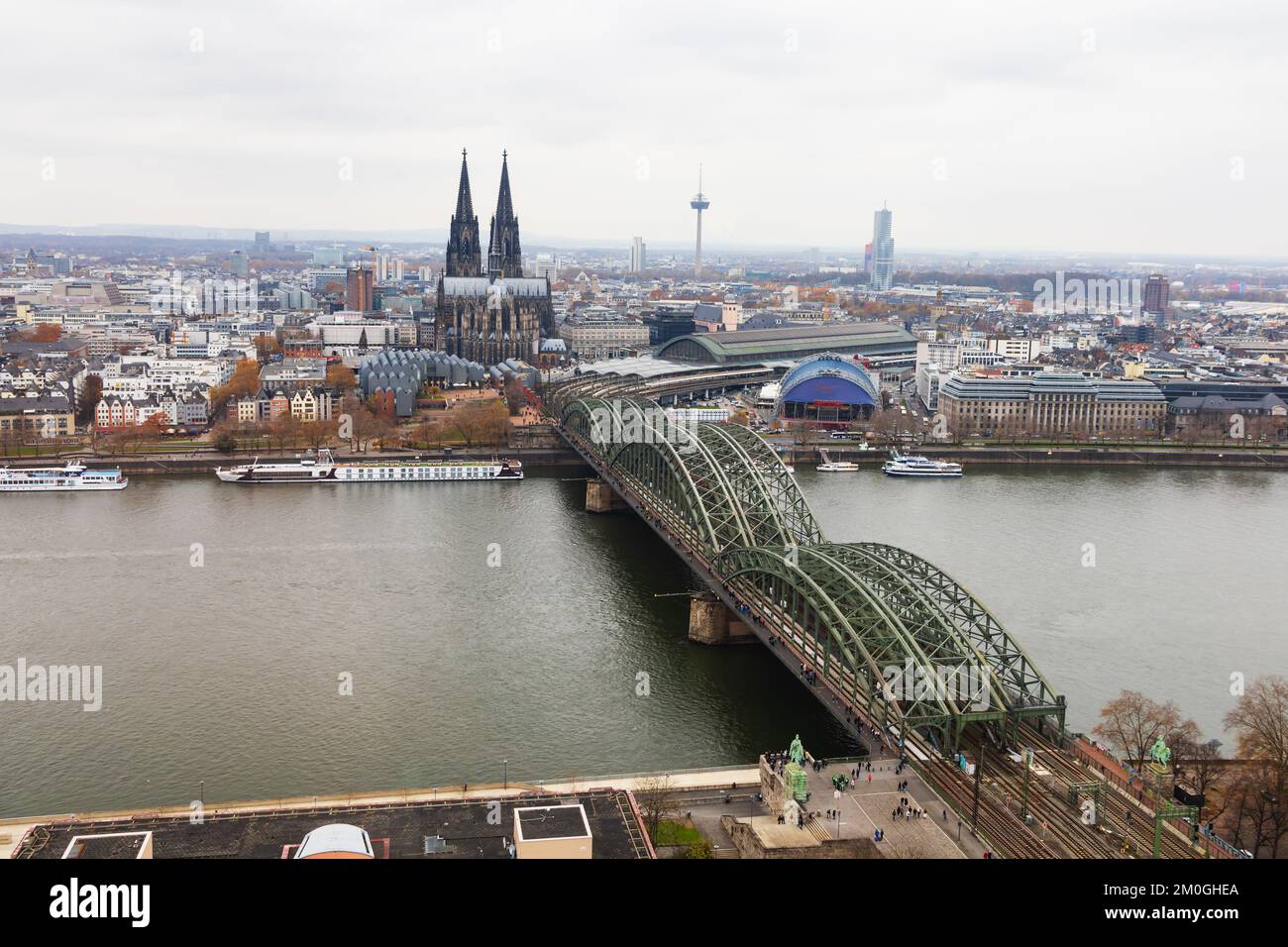 Dom triangle hi-res stock photography and images - Alamy