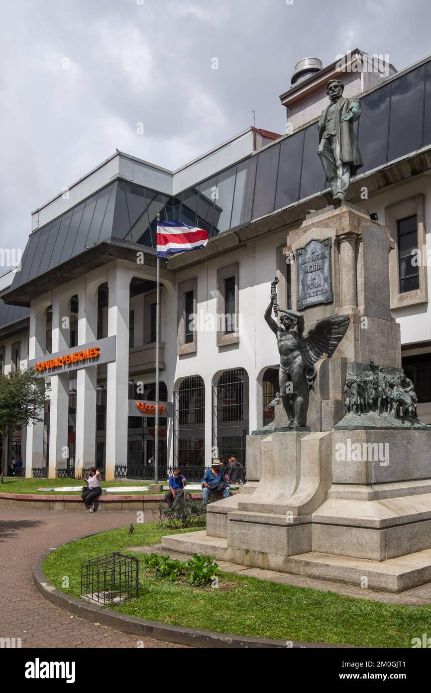 Monument to President Juan Rafael Mora in front of the Post and ...