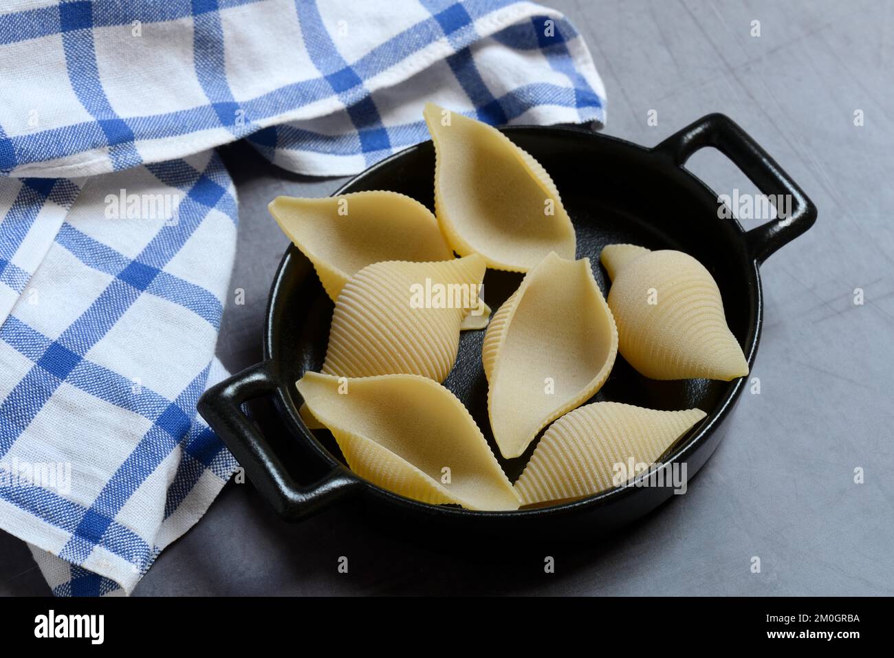 Conchiglione hi-res stock photography and images - Alamy