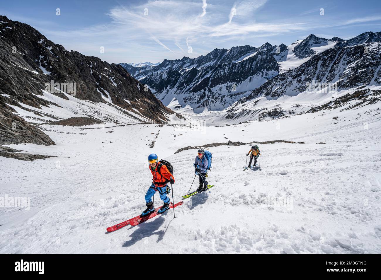 Ski tourers climbing Lisenser Ferner, Berglastal, view of mountains and ...