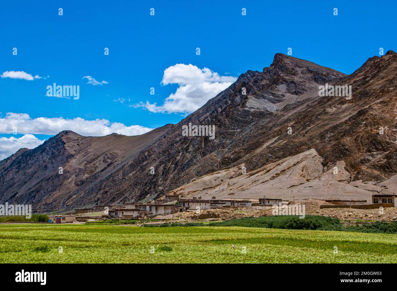 The Karo-La Pass along the Freindship Highway, Tibet, Asia Stock Photo ...