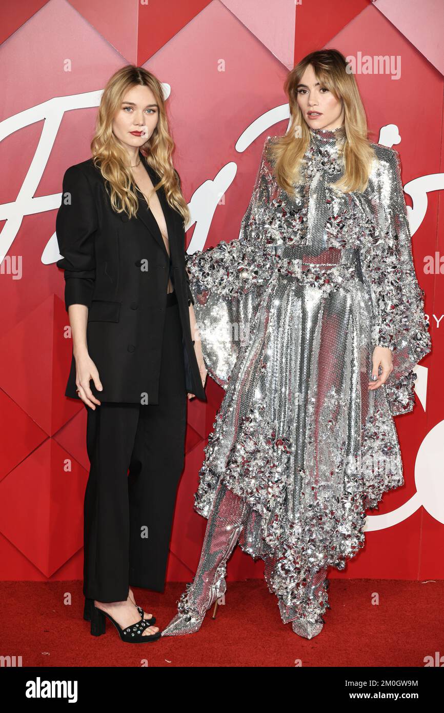 London, UK. 05th Dec, 2022. Immy Waterhouse, Suki Waterhouse attends ...