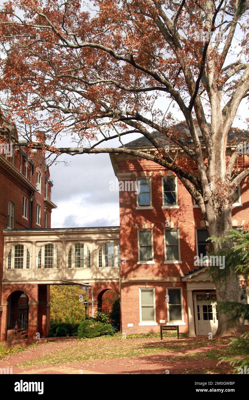 Classic architecture on campus hi-res stock photography and images - Alamy