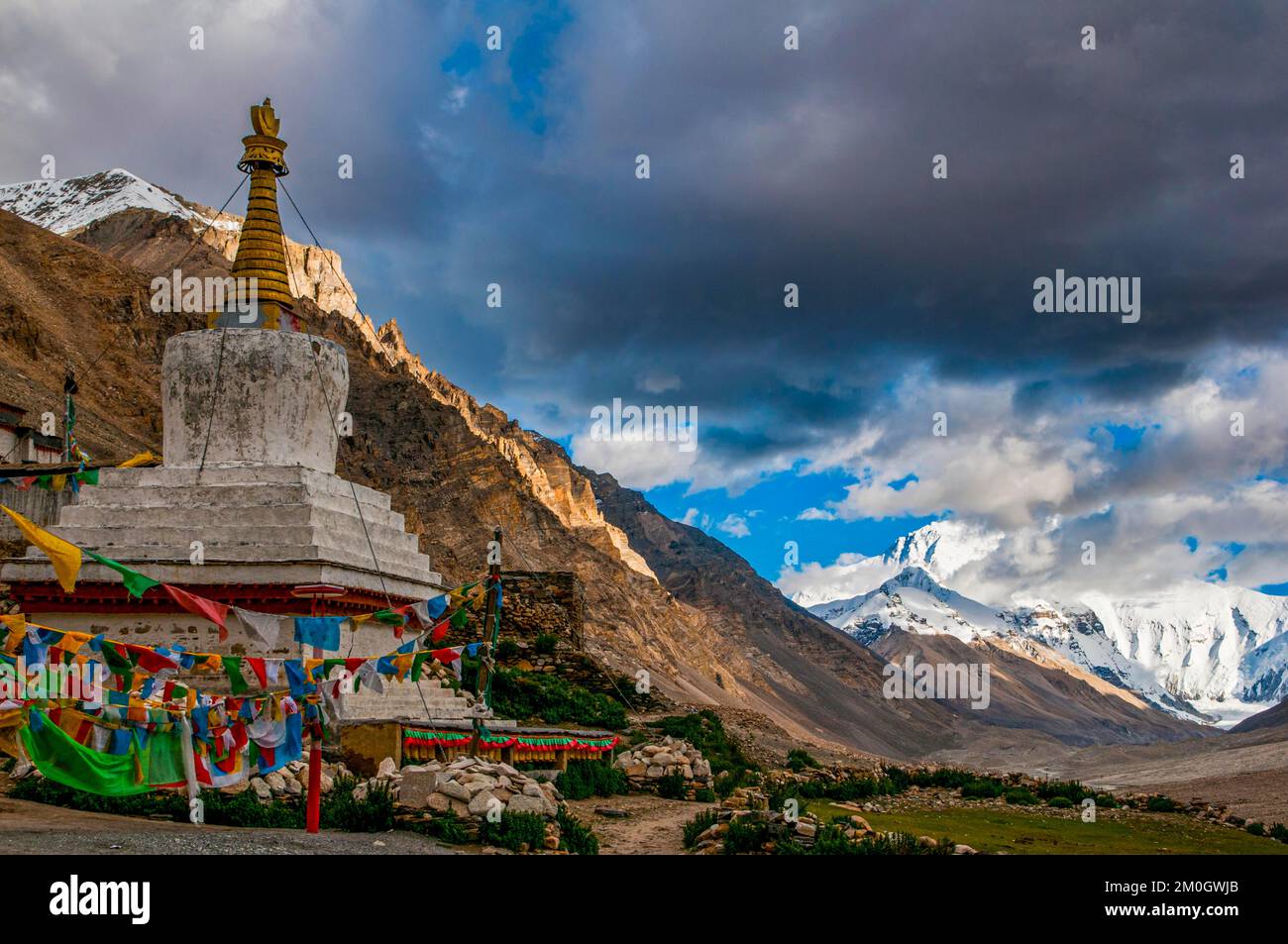 Rongbuk monastery on the foot of Mount Everest, Tibet, Asia Stock Photo ...