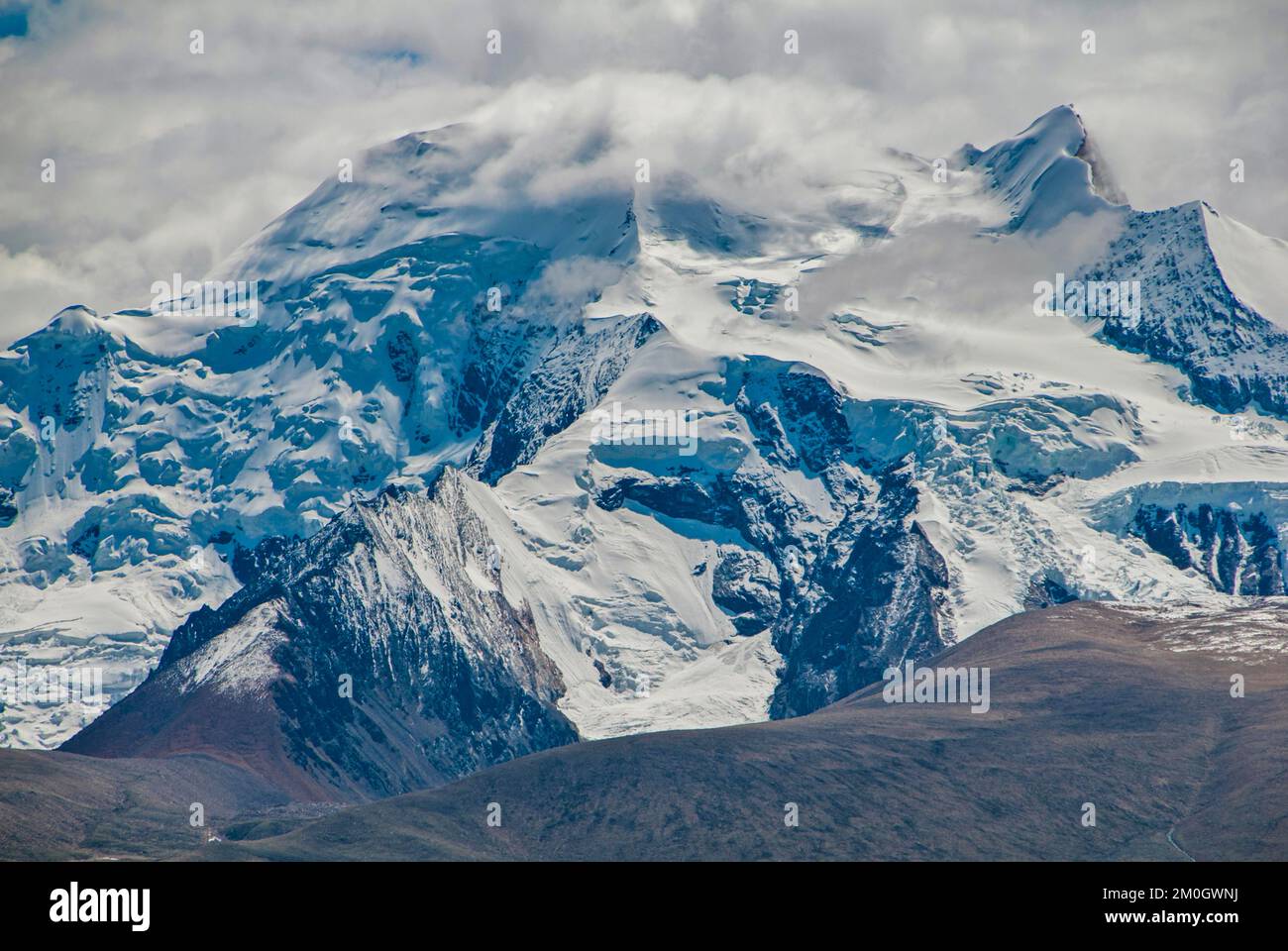 Mount Shishapangma, only mountain with more than 8000 m, along the ...
