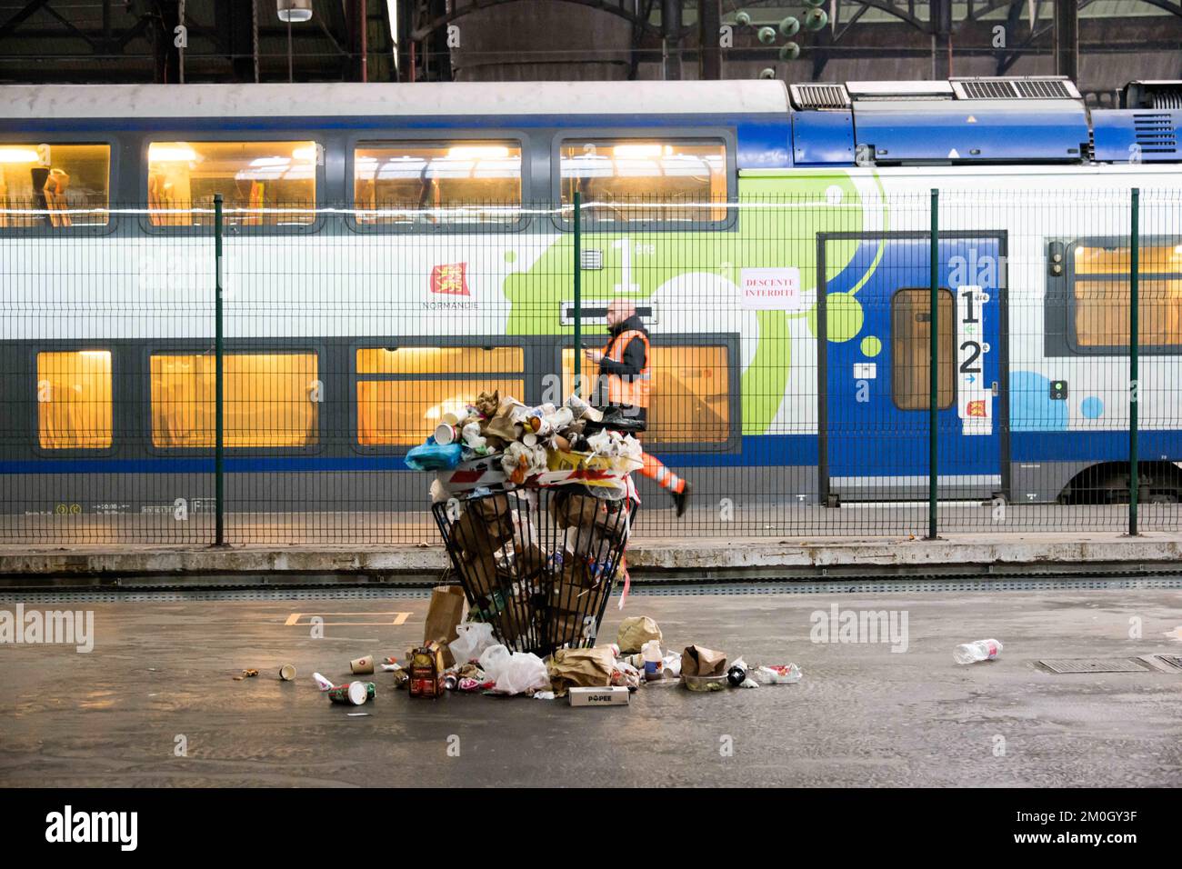 Garbage cans overflow on the platforms of the Paris Saint Lazare train ...