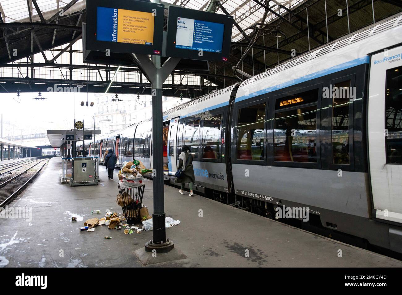 Garbage cans overflow on the platforms of the Paris Saint Lazare train ...