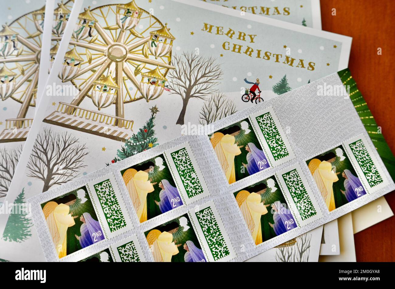 Sending christmas cards at christmas hi-res stock photography and ...