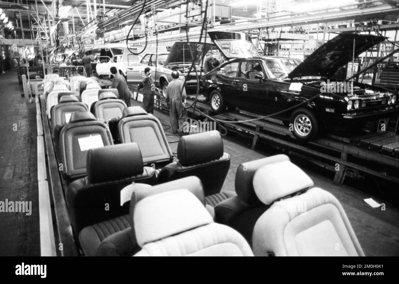 Ford conveyor belt hi-res stock photography and images - Alamy