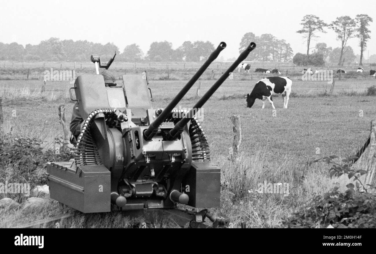 06 09 1976 hi-res stock photography and images - Alamy