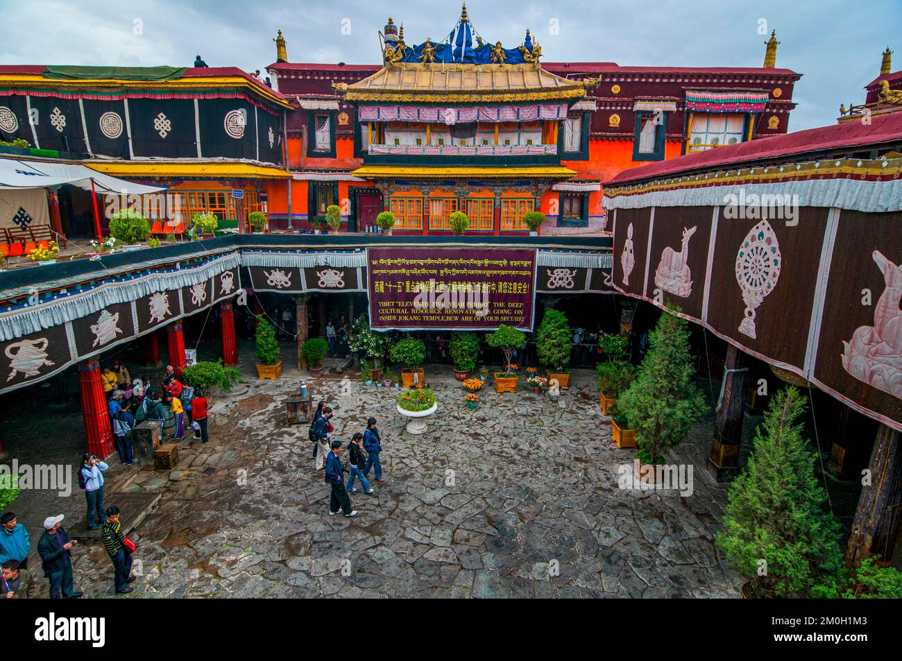 Jokhang temple, Lhasa, Tibet, Asia Stock Photo - Alamy