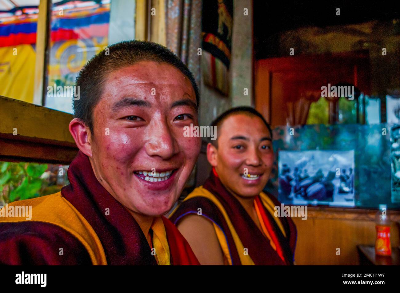 Lhasa tibet monks hi-res stock photography and images - Alamy