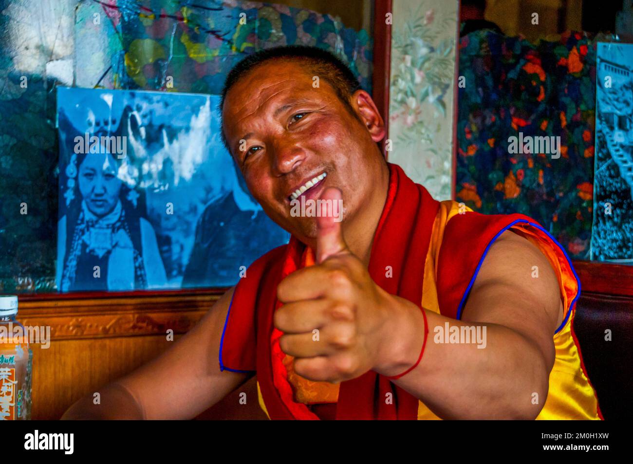 Monk lhasa tibet hi-res stock photography and images - Alamy