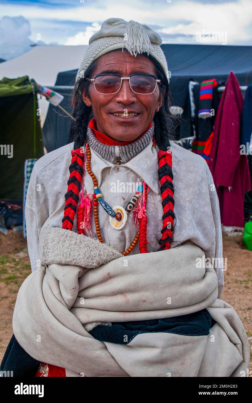 Tibetan old man in the town of Tsochen, West Tibet, Asia Stock Photo ...