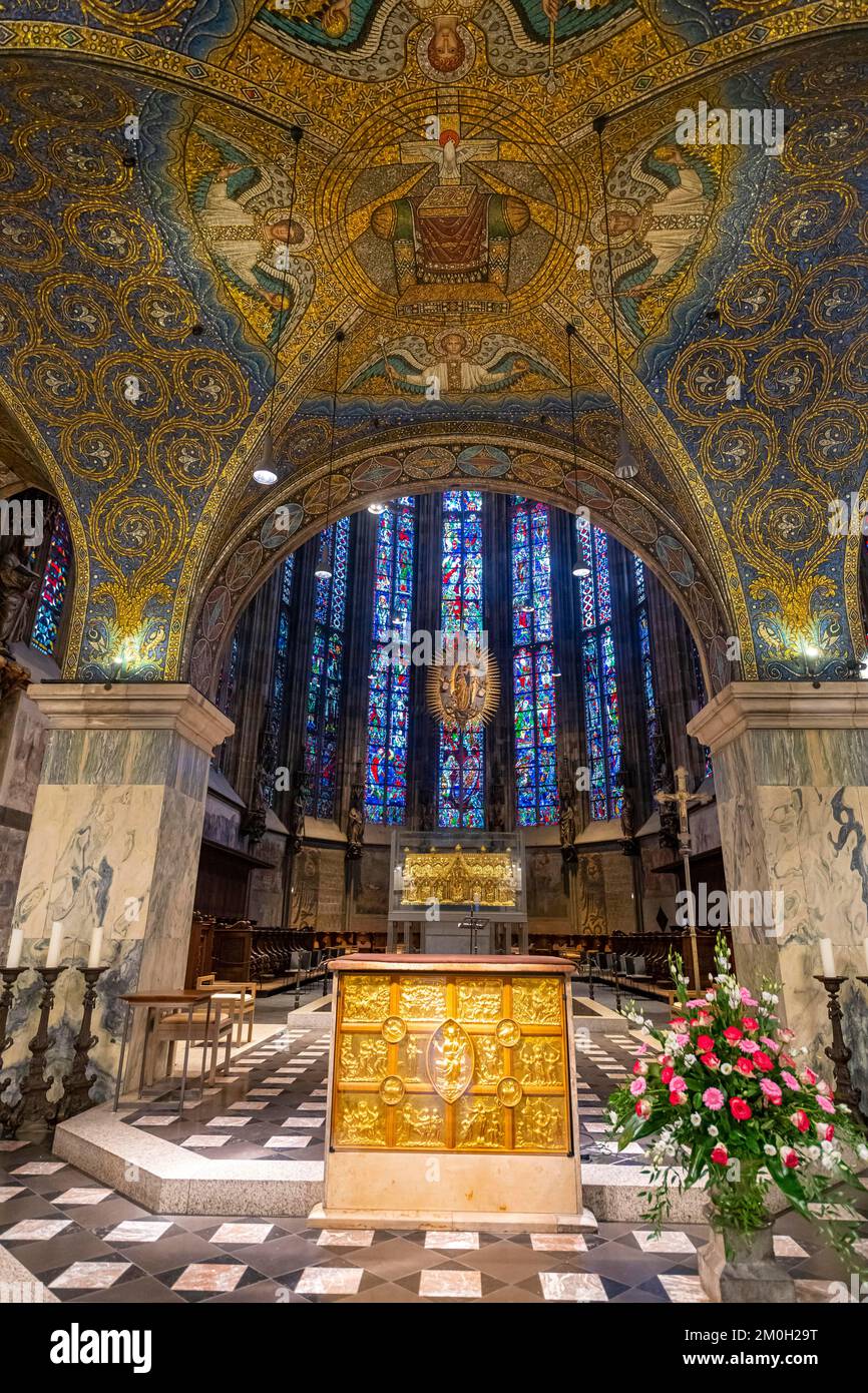 Aachen cathedral interior hi-res stock photography and images - Alamy