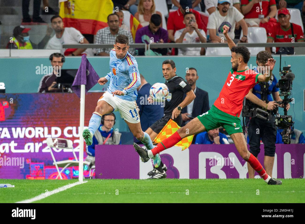 Doha, Catar. 06th Dec, 2022. Ferran Torres of Spain and Noussair ...