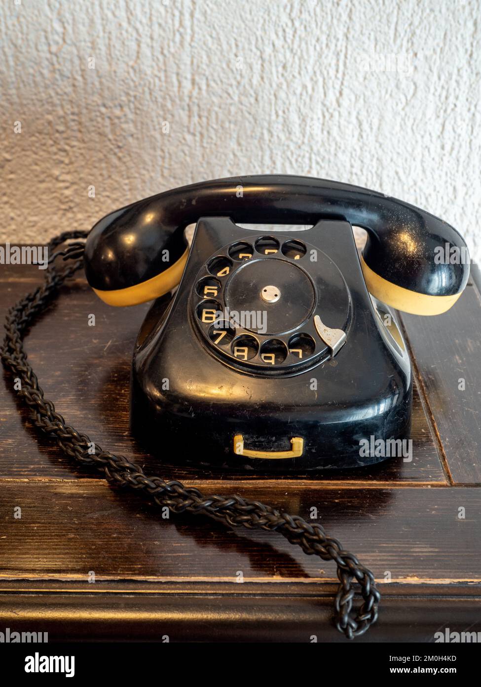 old dial desk phone Stock Photo - Alamy