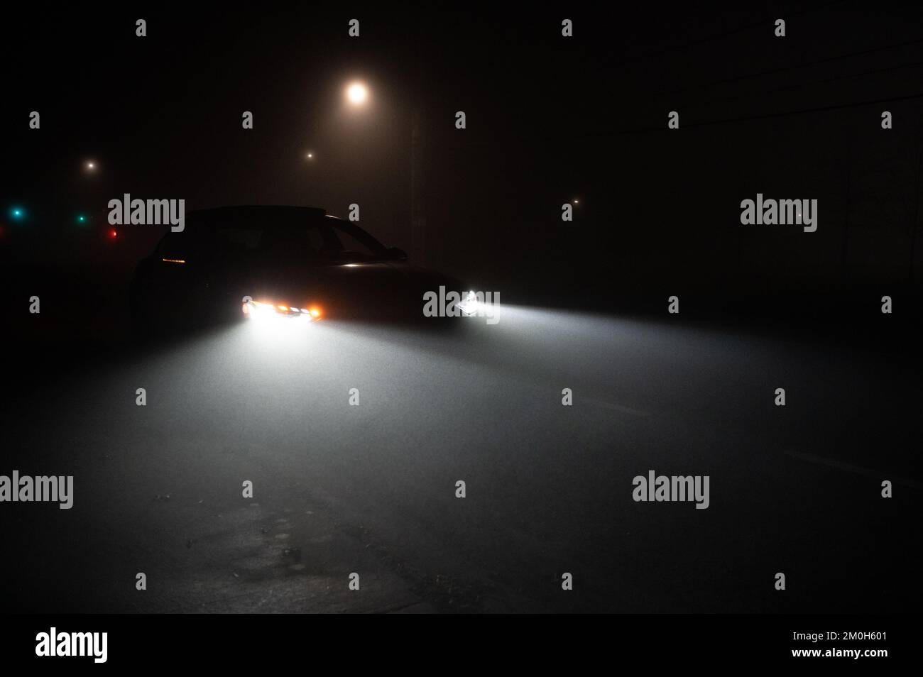 Deserted car cars headlights hi-res stock photography and images - Alamy