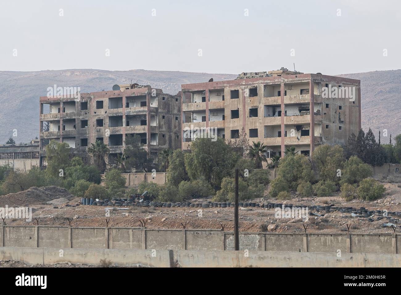 On the road from Aleppo to Damascus, destroyed building, Syria Stock ...