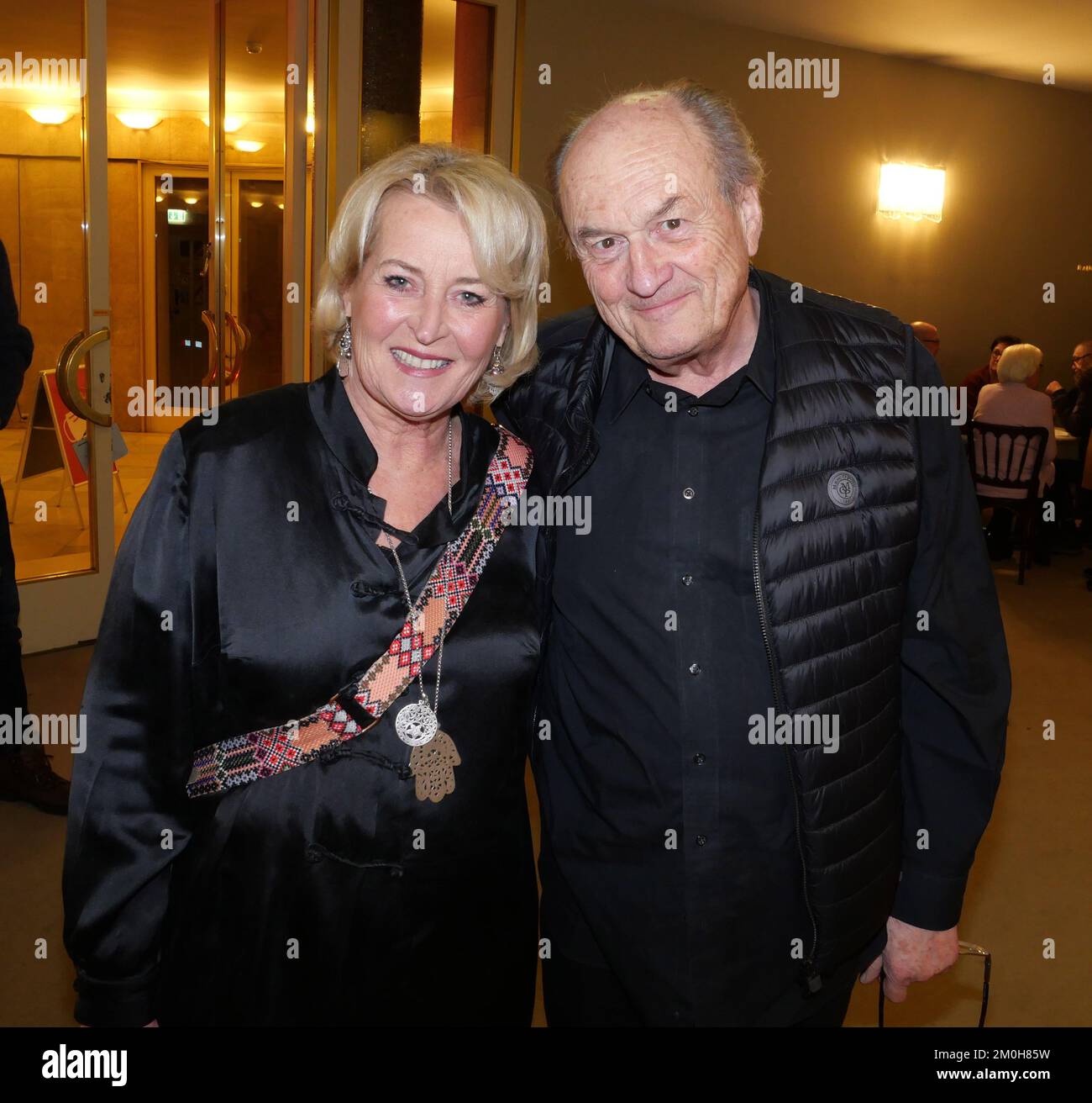 Berlin, Germany. 04th Dec, 2022. Actor Dietrich Mattausch and wife ...