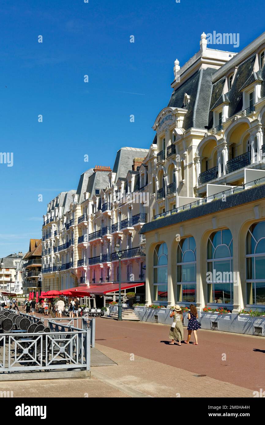 France, Calvados, Pays d'Auge, the cote Fleurie (Flowered coast ...