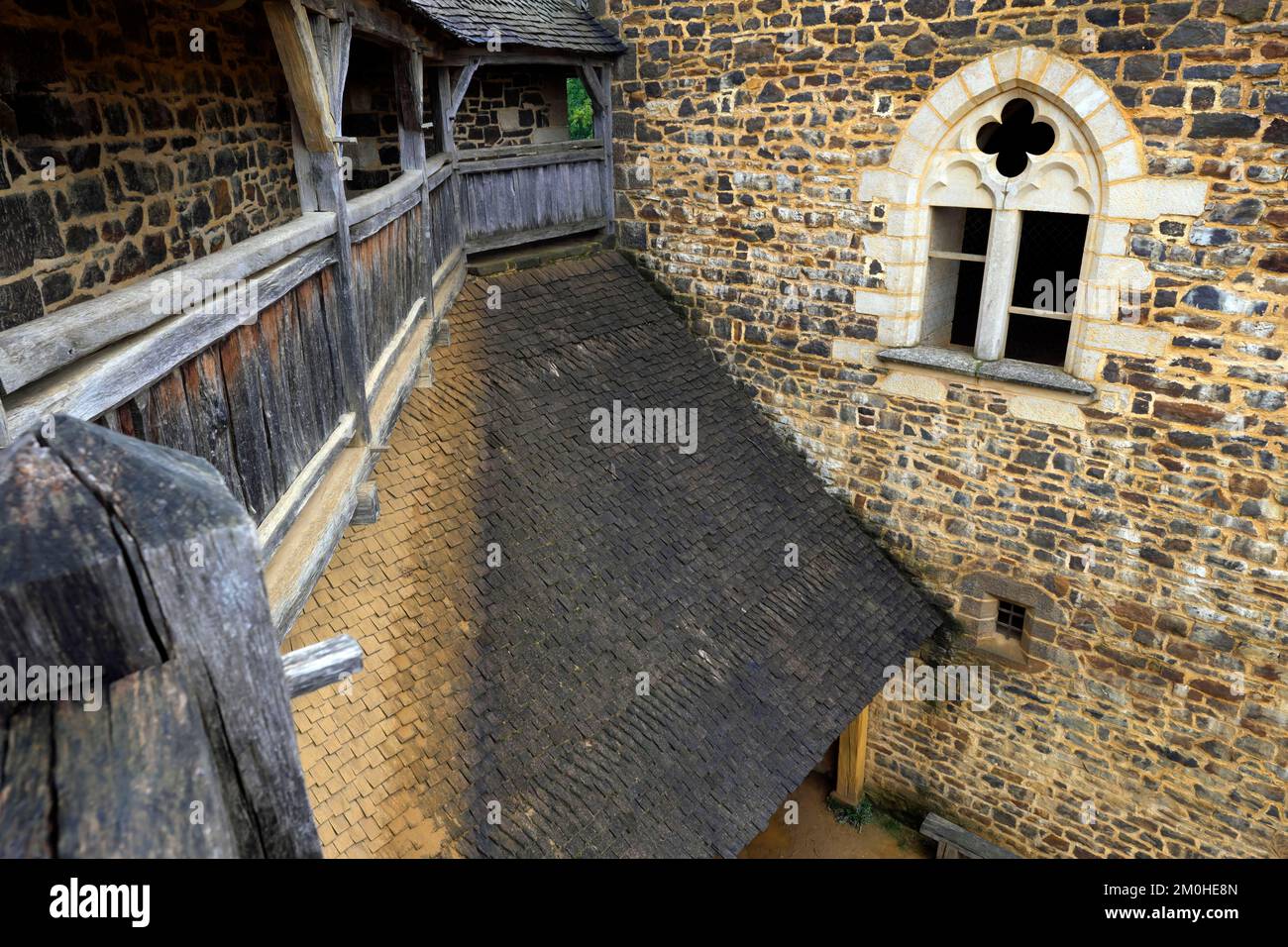 France, Yonne, Treigny, Guedelon castle, building site, wooden gallery ...