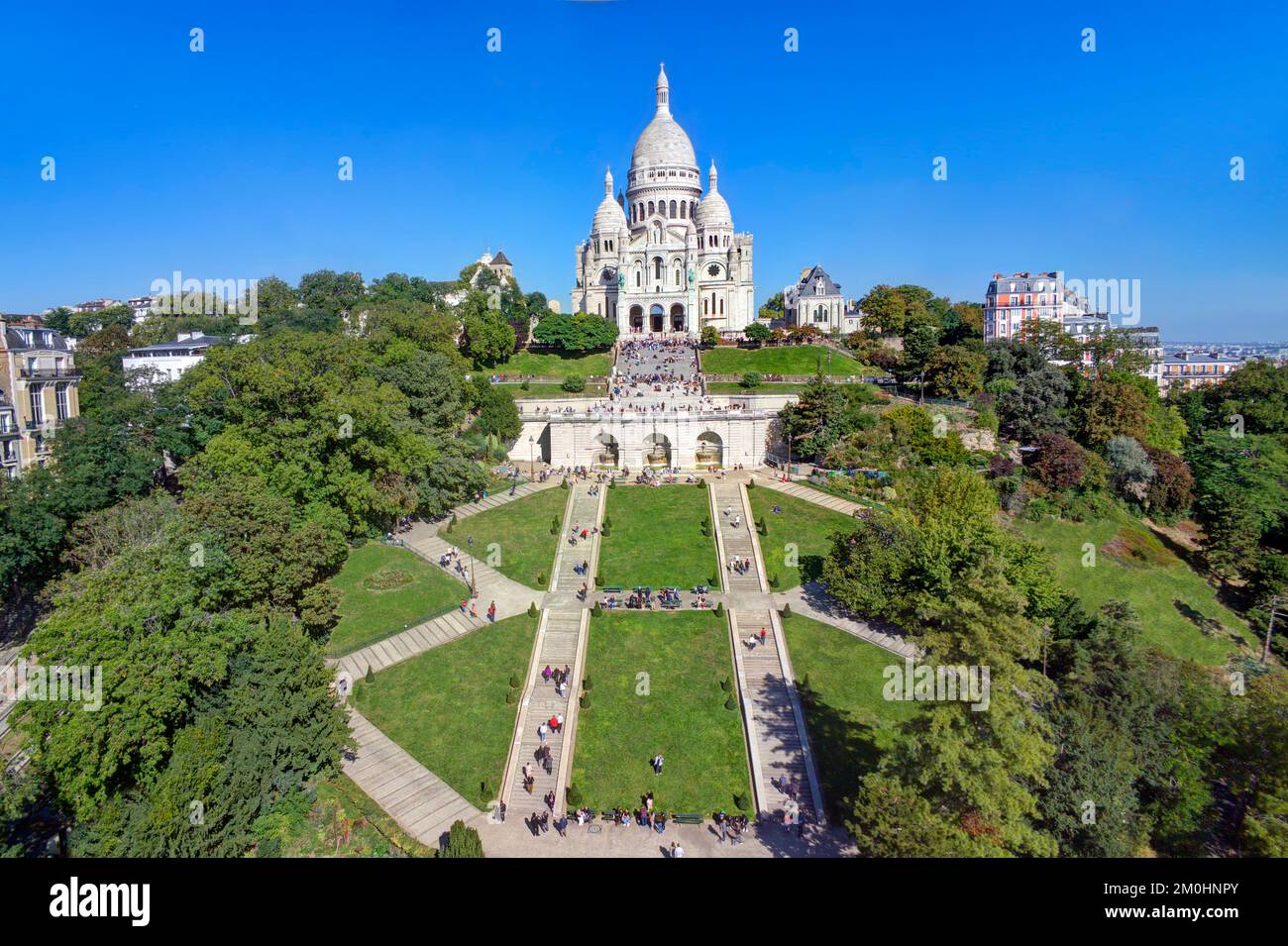 France, Paris, the basilica of the Sacr?-Coeur (Sacred Heart) on top of ...