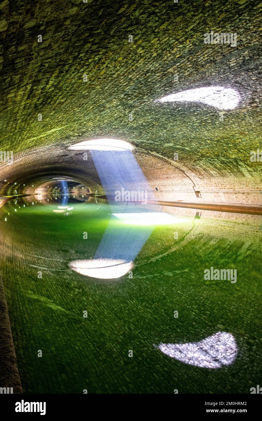 Subterranean vaulting hi-res stock photography and images - Alamy