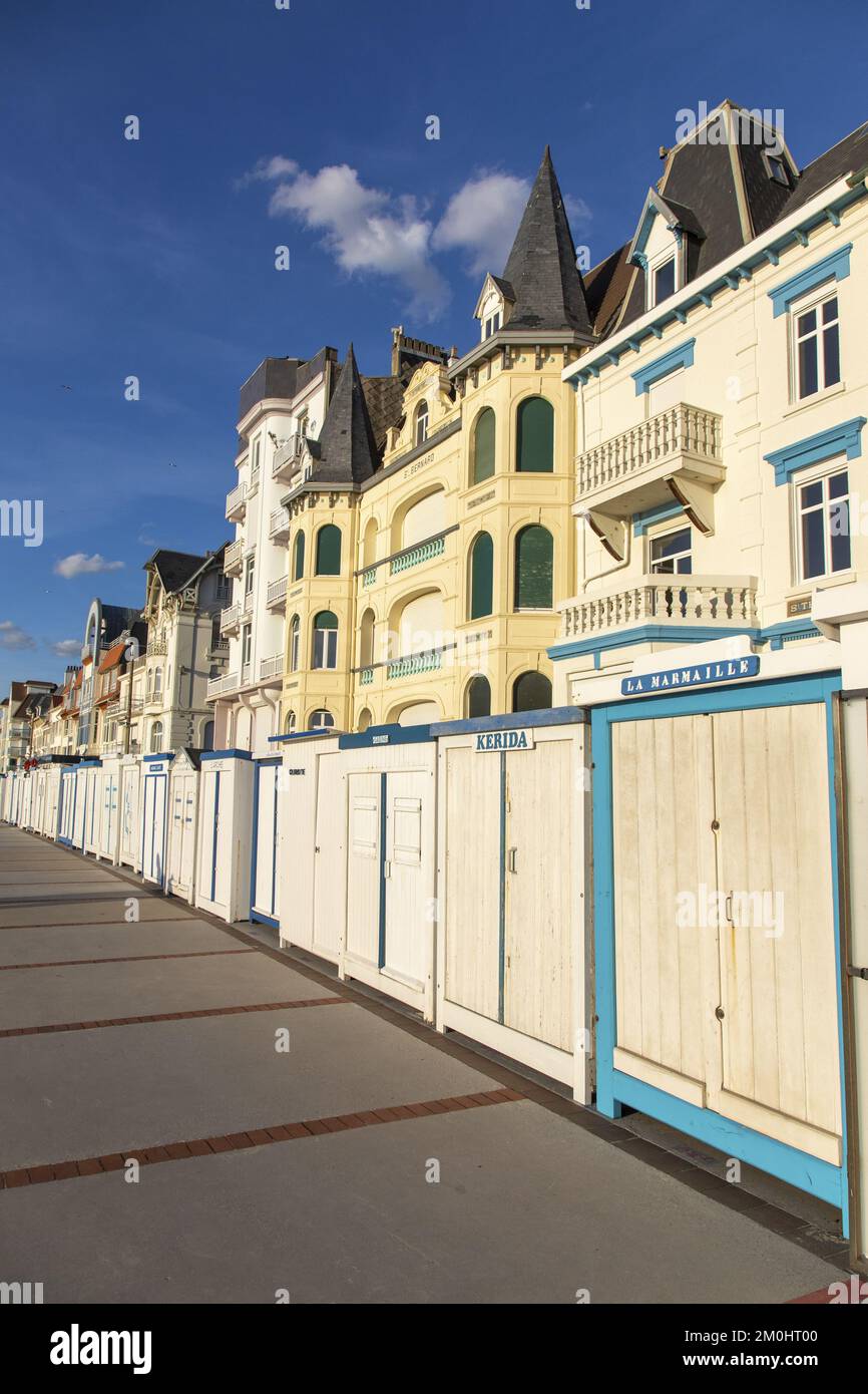 France, Pas de Calais, the Opale coast, Wimereux, the dike, beach huts ...