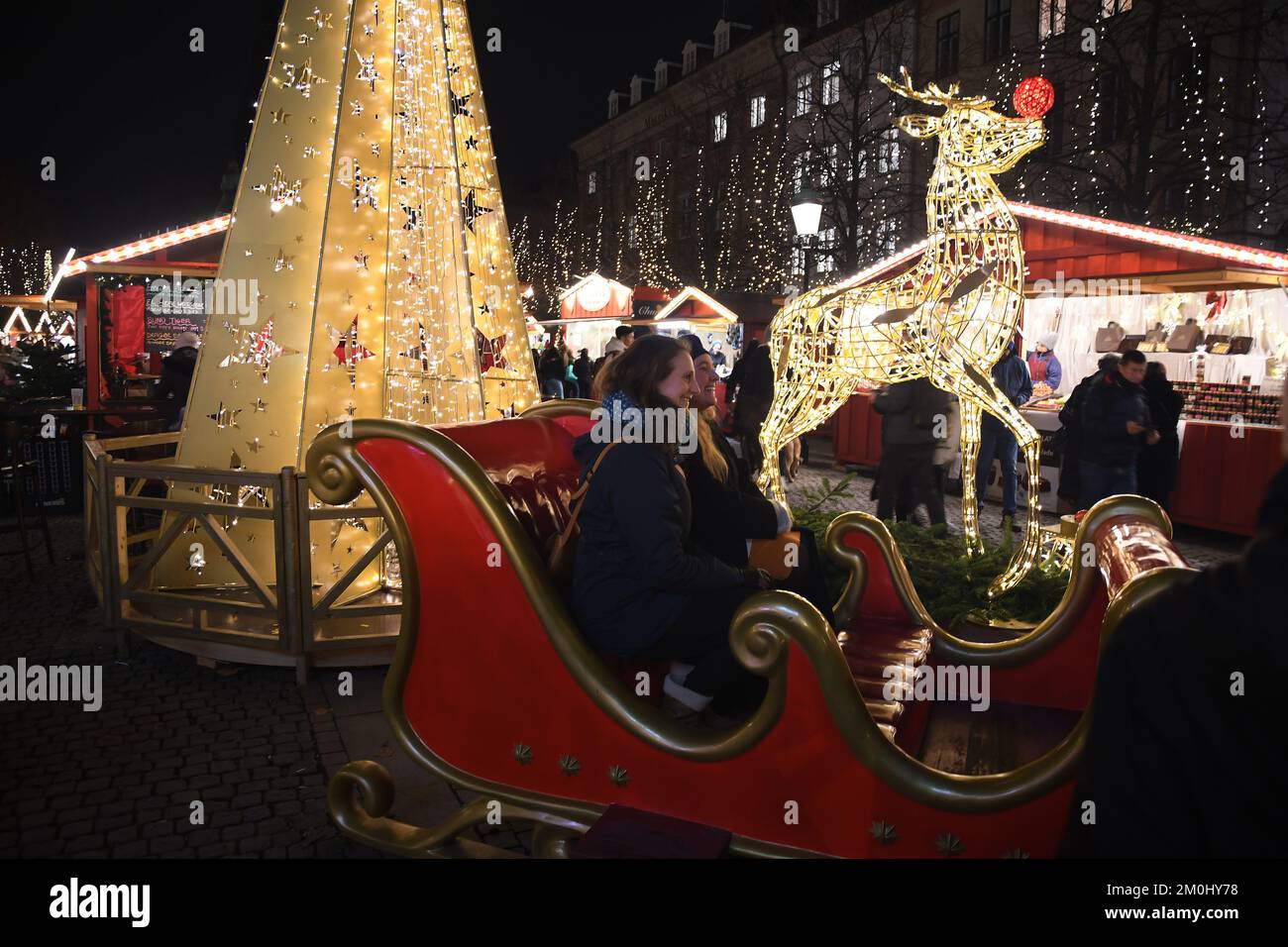 Copenhagen/Denmark/06 December 2022/ Christmas visitors and tourists at ...