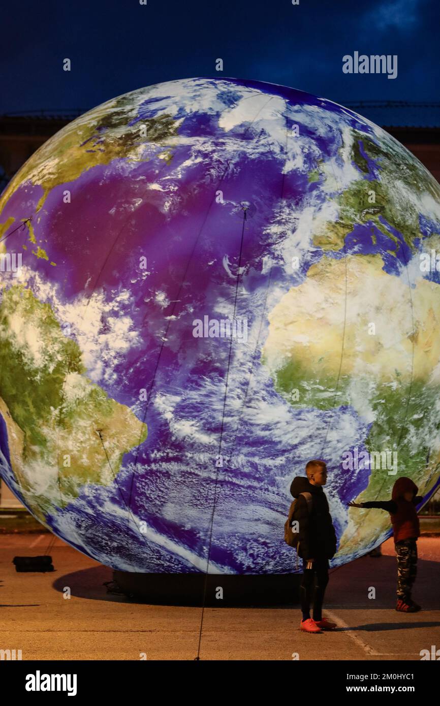 Exhibition of inflatable models of the Earth and the Sun from the Brno ...
