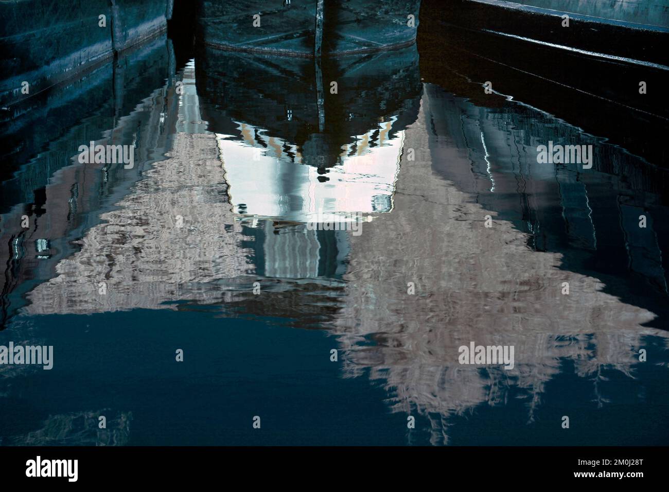 Art shape and form hi-res stock photography and images - Alamy