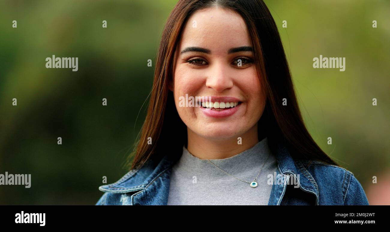 Millennial girls portrait face, happy woman close-up face smile 20s ...