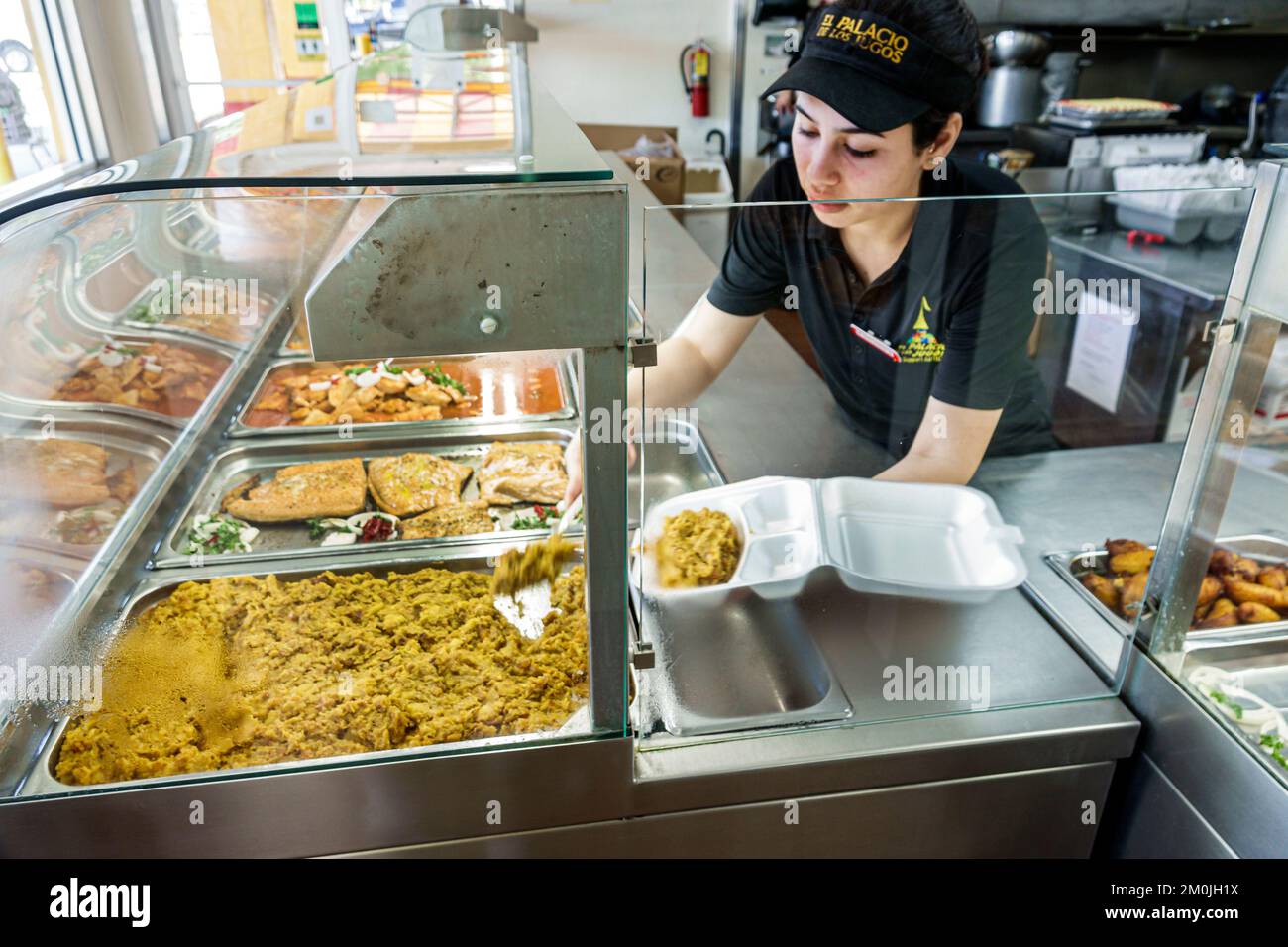 El palacios de los jugos cuban inside interior hi-res stock photography ...