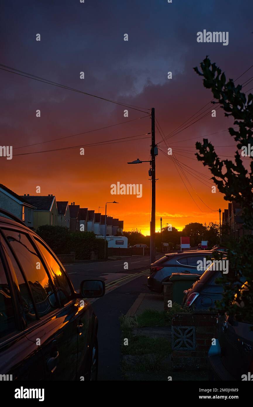 Suburban silhouette at dusk hi-res stock photography and images - Alamy
