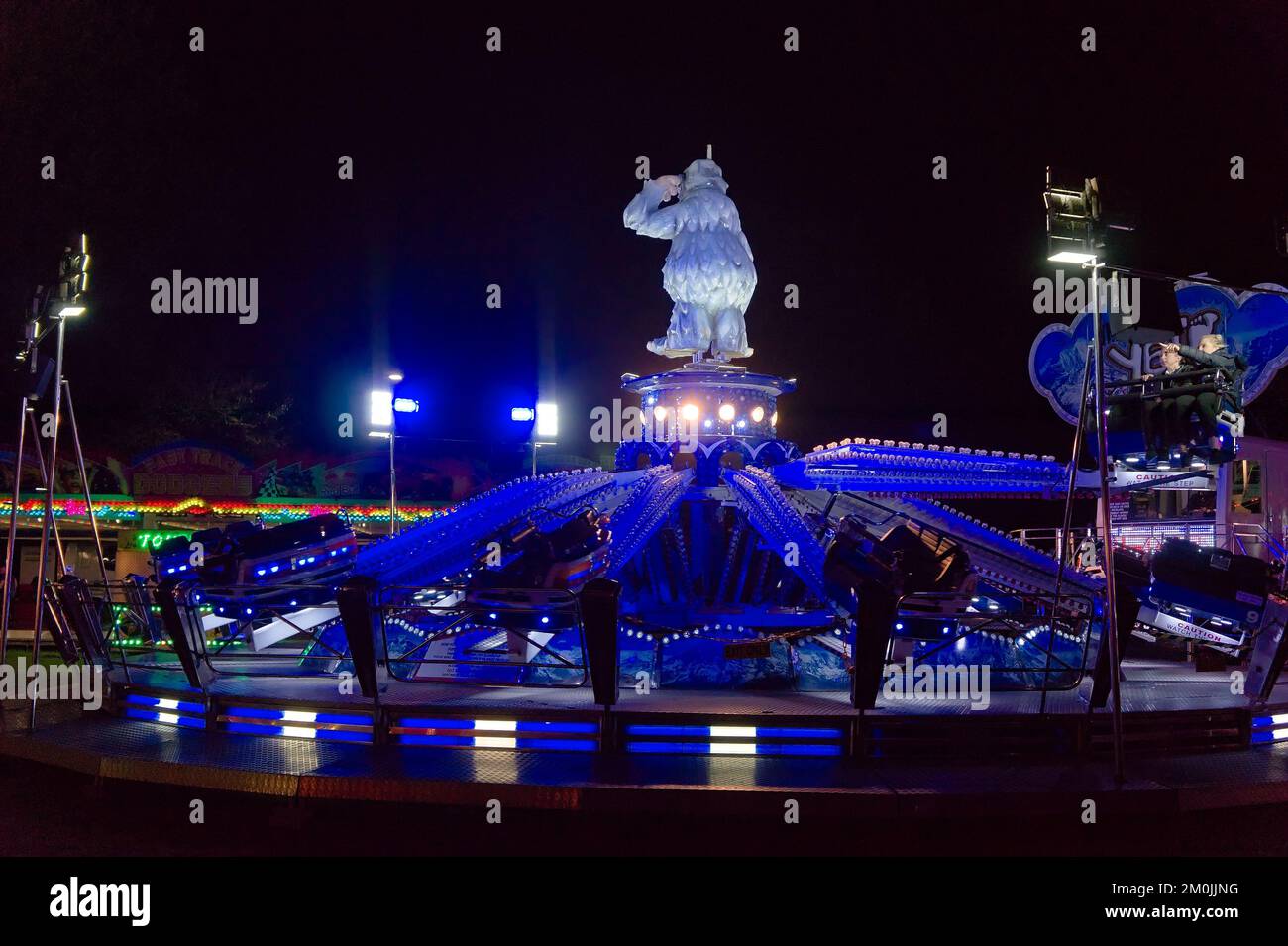 Illuminated carousel spinning black hi-res stock photography and images ...