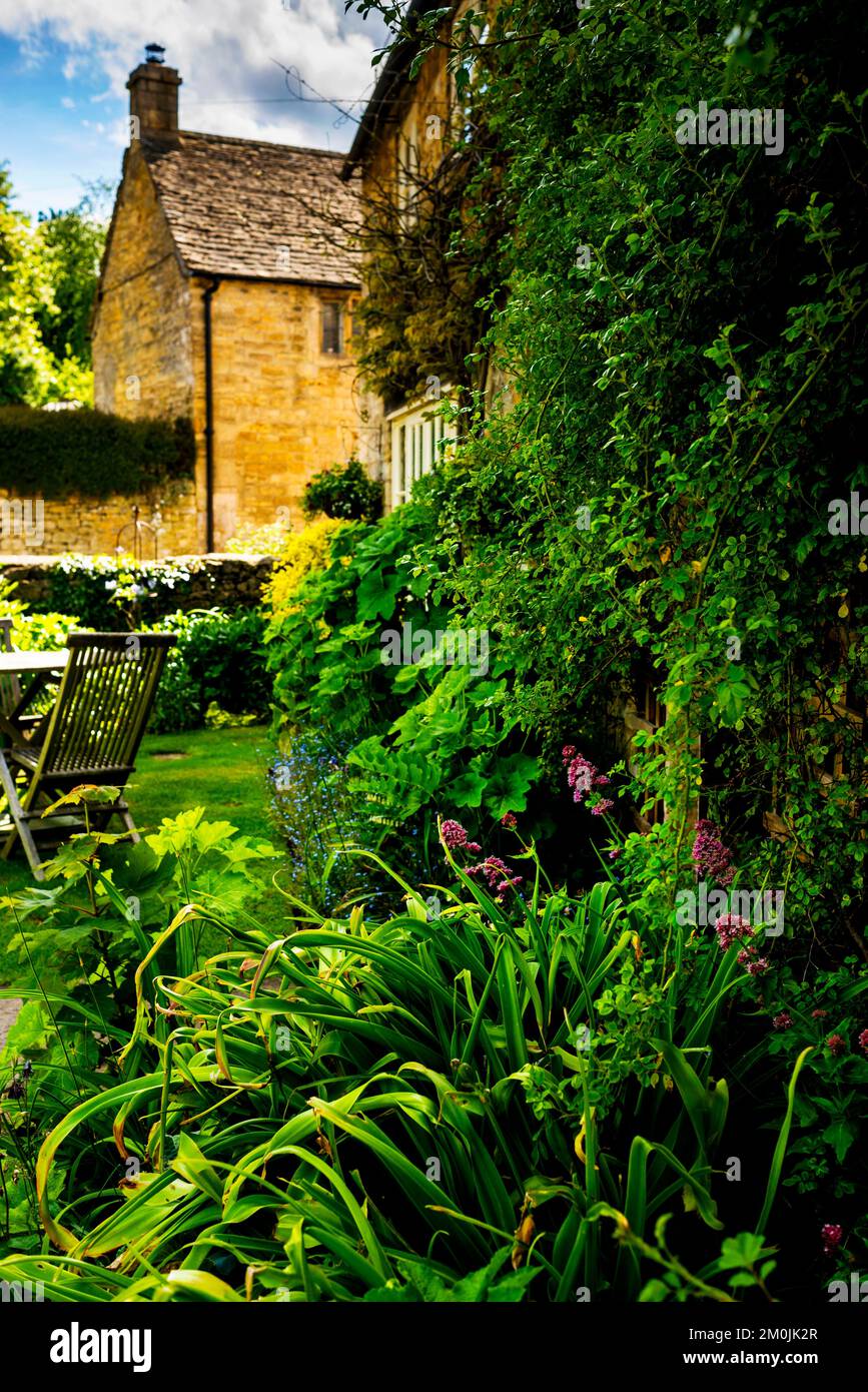 Guiting Power honey color stone in the Cotswolds, England Stock Photo ...