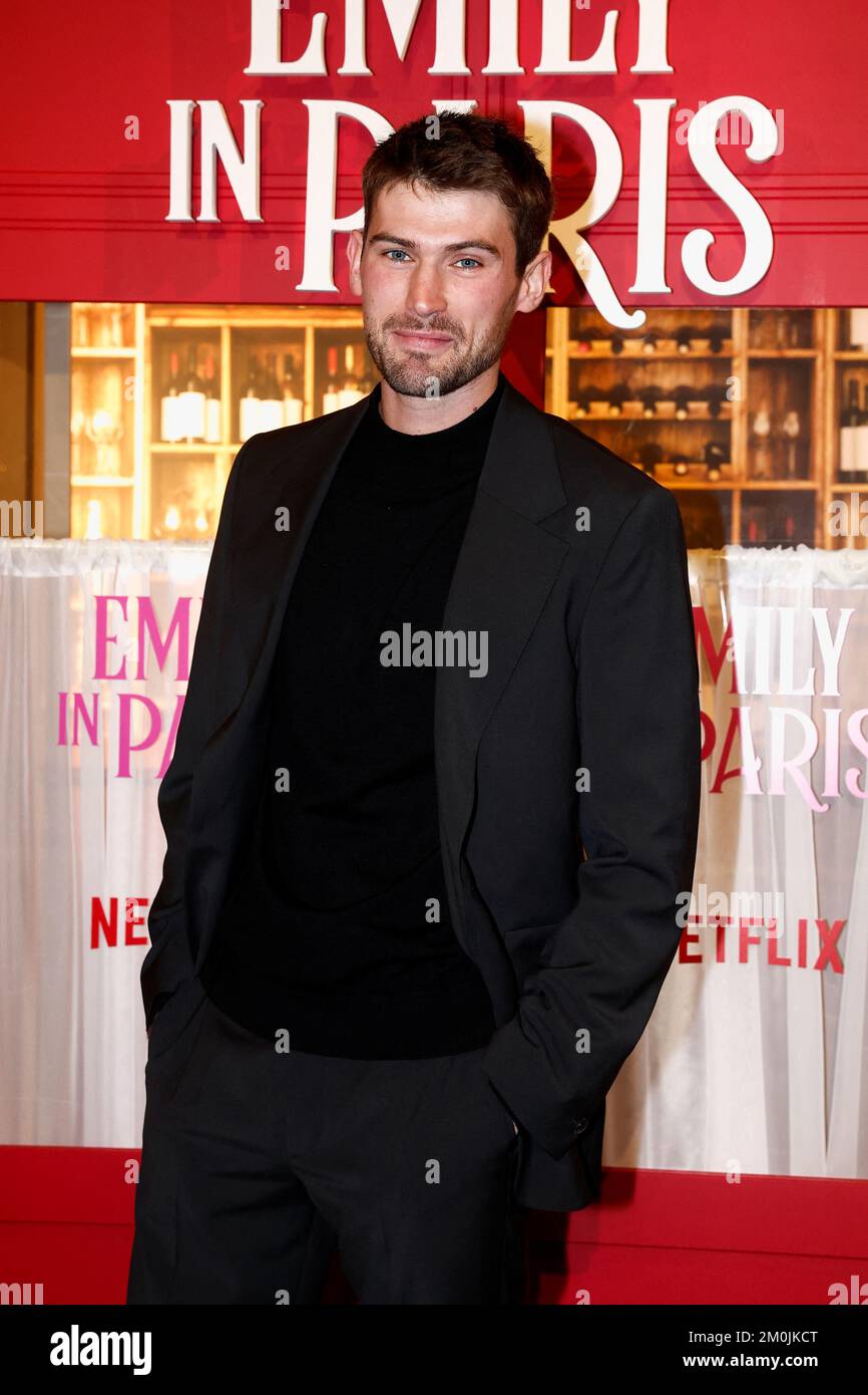 Emily in paris netflix hi-res stock photography and images - Alamy