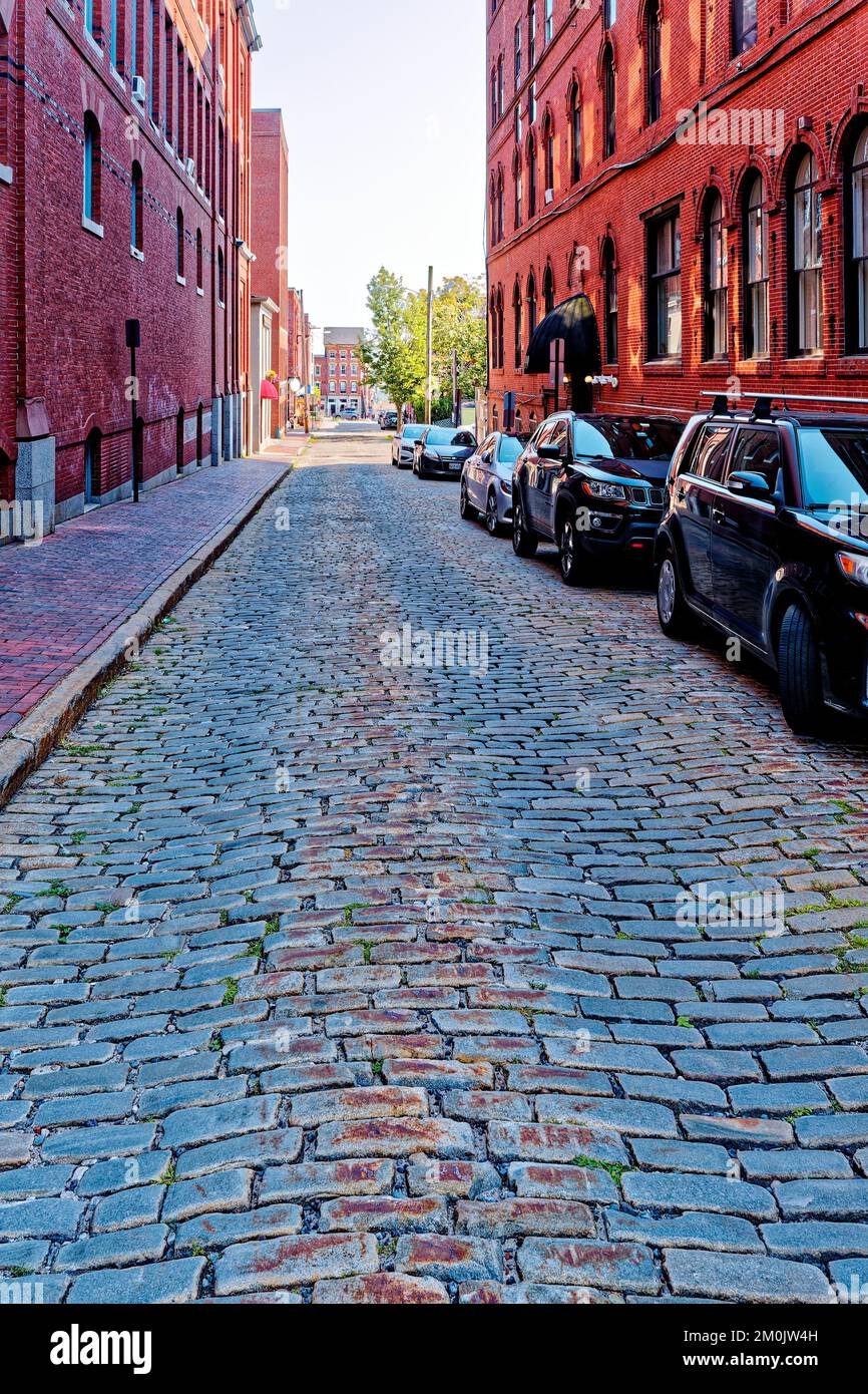 Portland stone buildings hi-res stock photography and images - Alamy