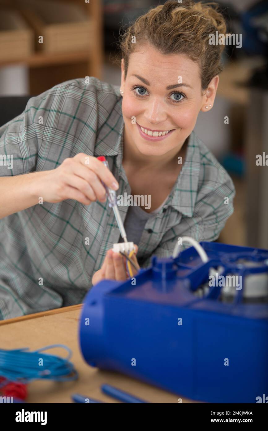 Wiring for new fuse box hi-res stock photography and images - Alamy