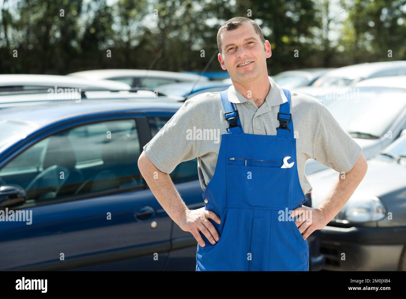 Portrait auto mechanic outdoors hi-res stock photography and images - Alamy