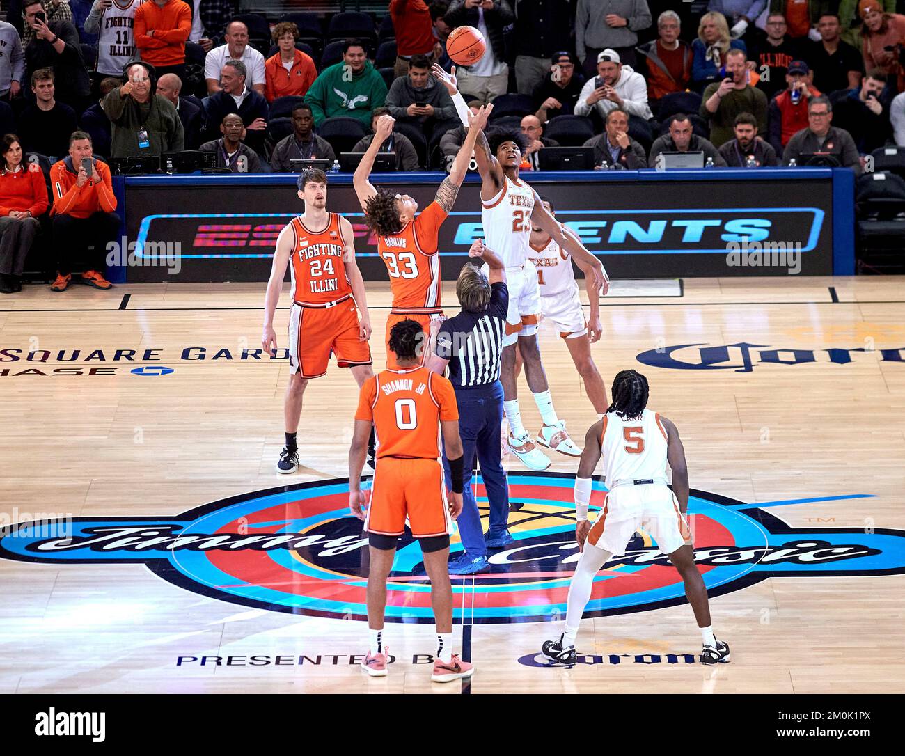 New York City, US, Dec 6, 2022. Tipoff at the Jimmy V Classic between ...