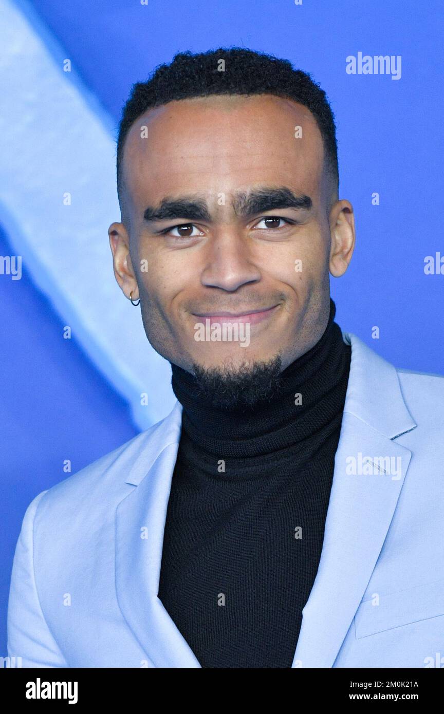 Munya Chawawa attending the Avatar: The Way Of Water World Premiere in ...