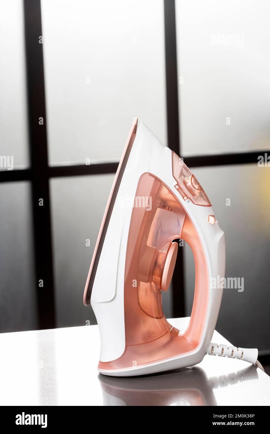 Electric clothes iron hi-res stock photography and images - Alamy