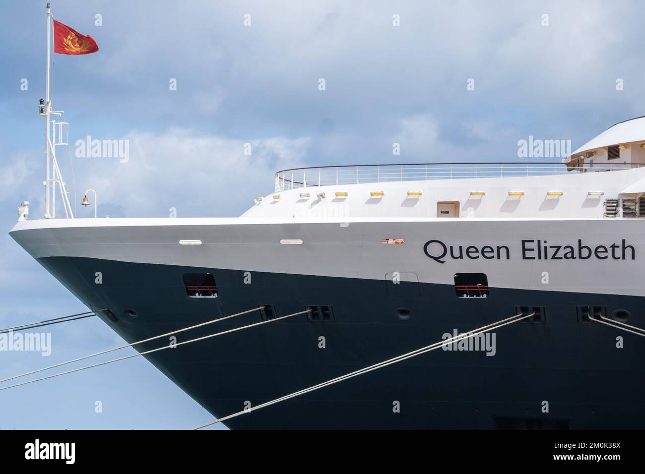 Cunard Queen Elizabeth passenger ship docked in Adelaide, Australia ...