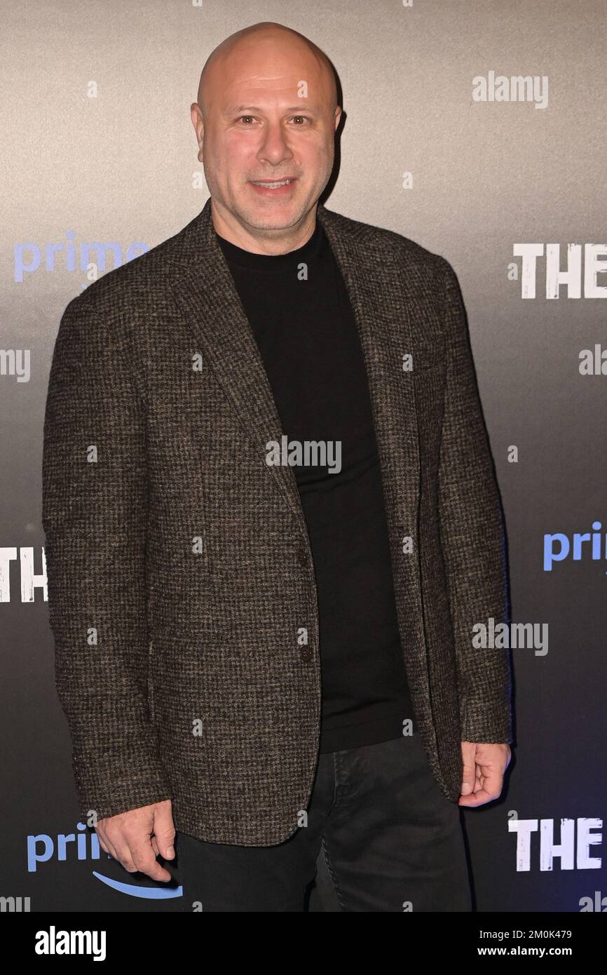 Rome, Italy. 06th Dec, 2022. Vincenzo Pirrotta attends the blu carpet ...