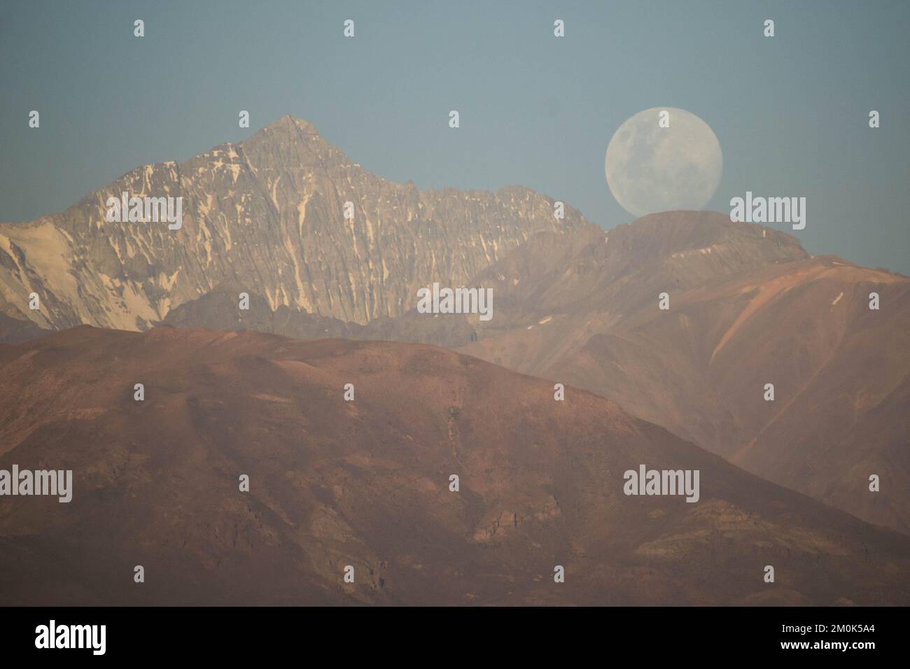 Santiago, Metropolitana, Chile. 6th Dec, 2022. The waxing gibbous moon ...