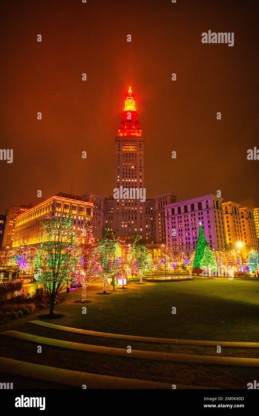 Cleveland skyline christmas hi-res stock photography and images - Alamy