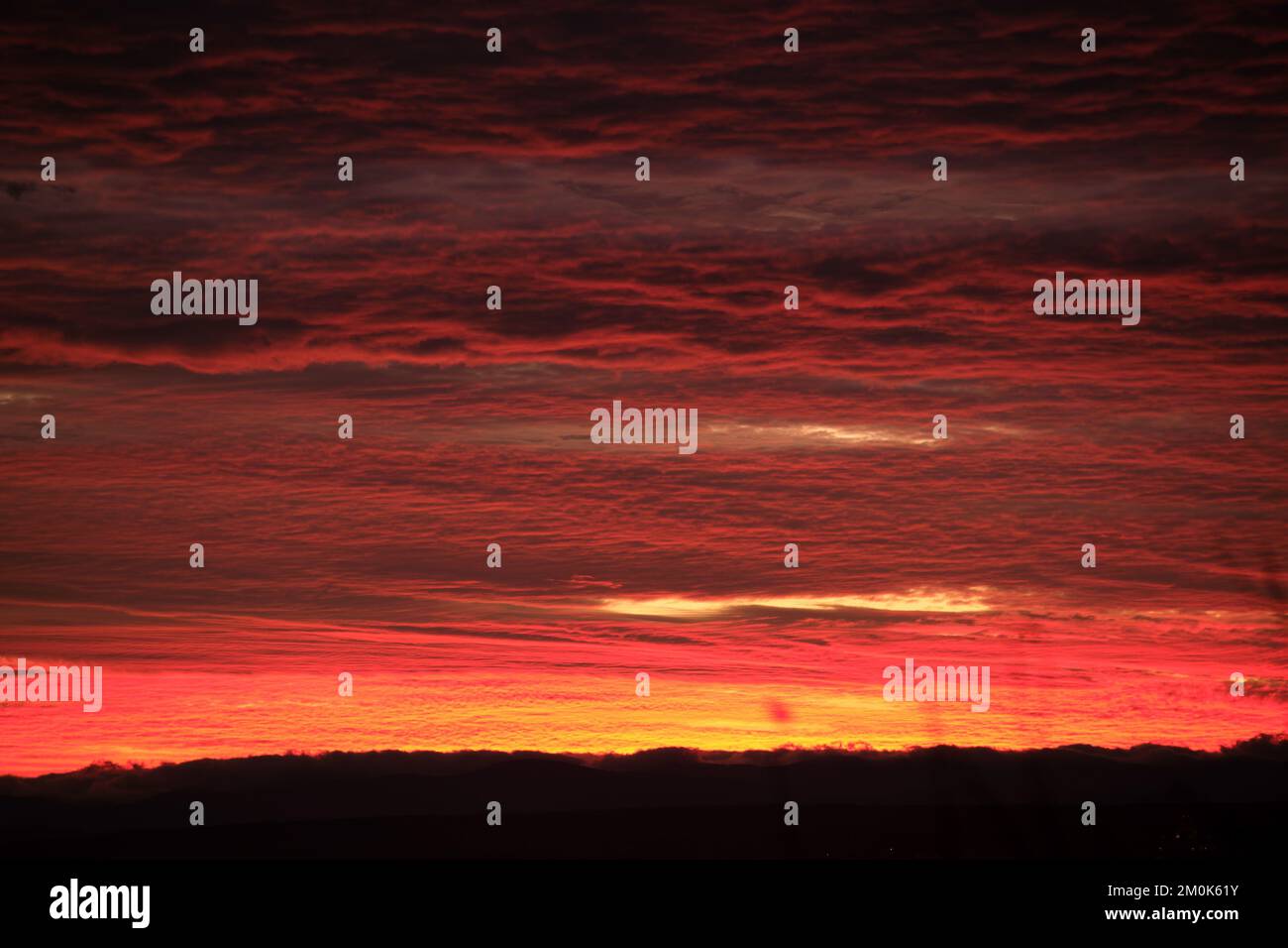 Spreading sun rays hi-res stock photography and images - Alamy