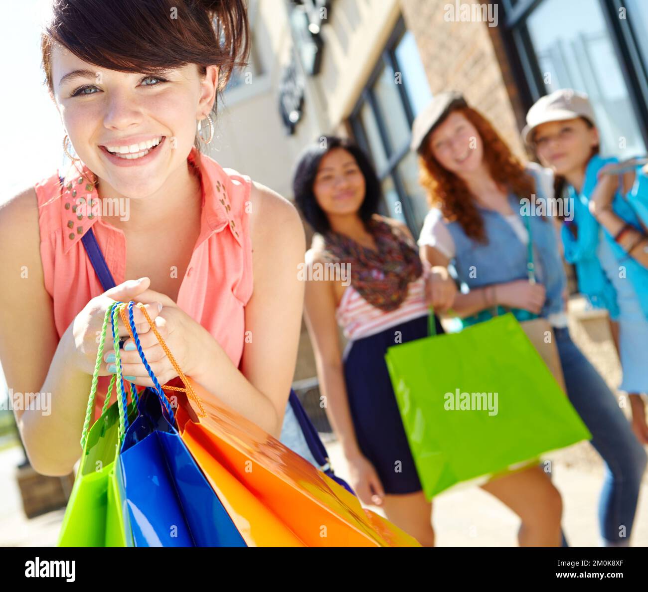 Teen girl shopping mall hi-res stock photography and images - Alamy